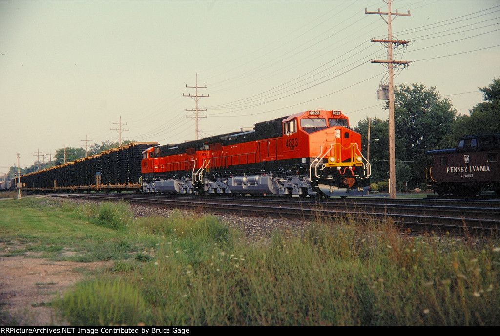 BNSF 4823